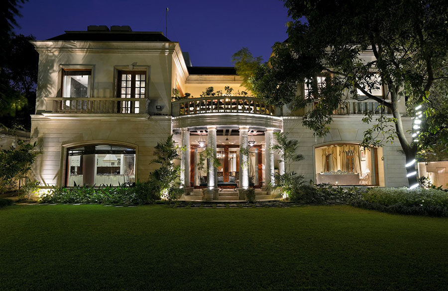 Classical Villa by 42 MM Architecture - RTF | Rethinking The Future