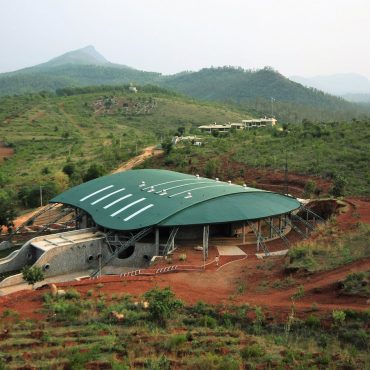 Auditorium in Agastya International Foundation By Mistry Architects ...