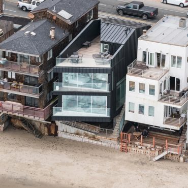 House Noir by Lorcan O'Herlihy Architects - RTF | Rethinking The Future