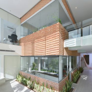 APARAT Headquarters by Qastic - RTF | Rethinking The Future