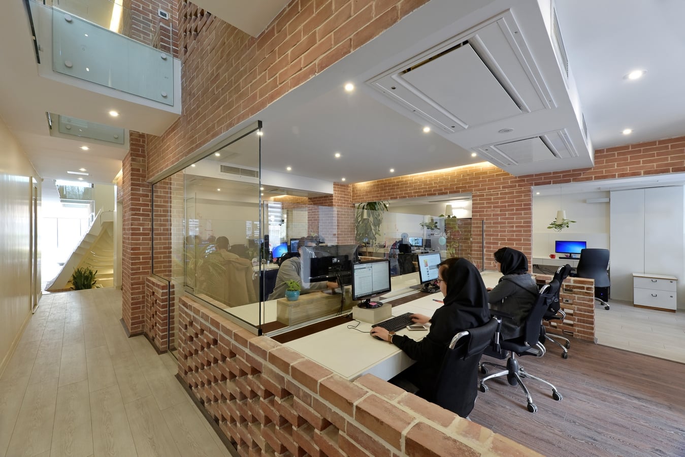 APARAT Headquarters by Qastic - RTF | Rethinking The Future