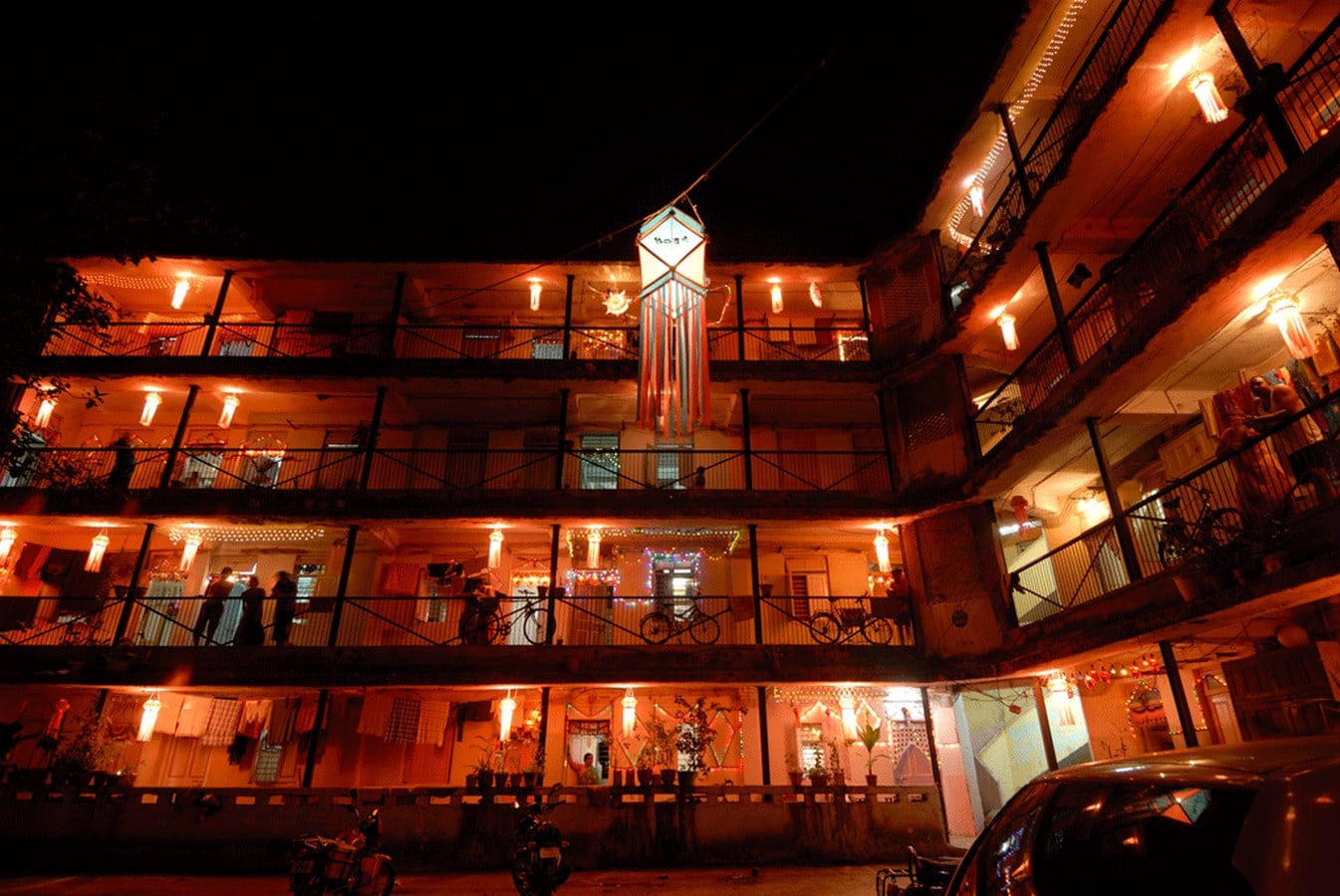 The Inception And Evolution of Chawls of Mumbai - RTF | Rethinking The ...