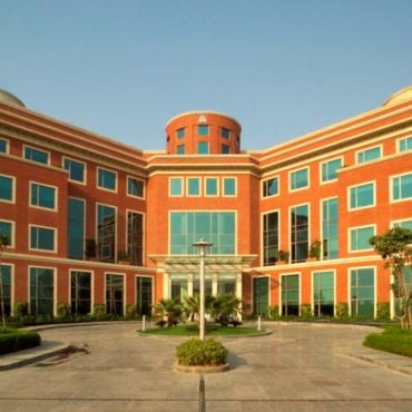10 Most Inspirational Green Buildings in India - Rethinking The Future