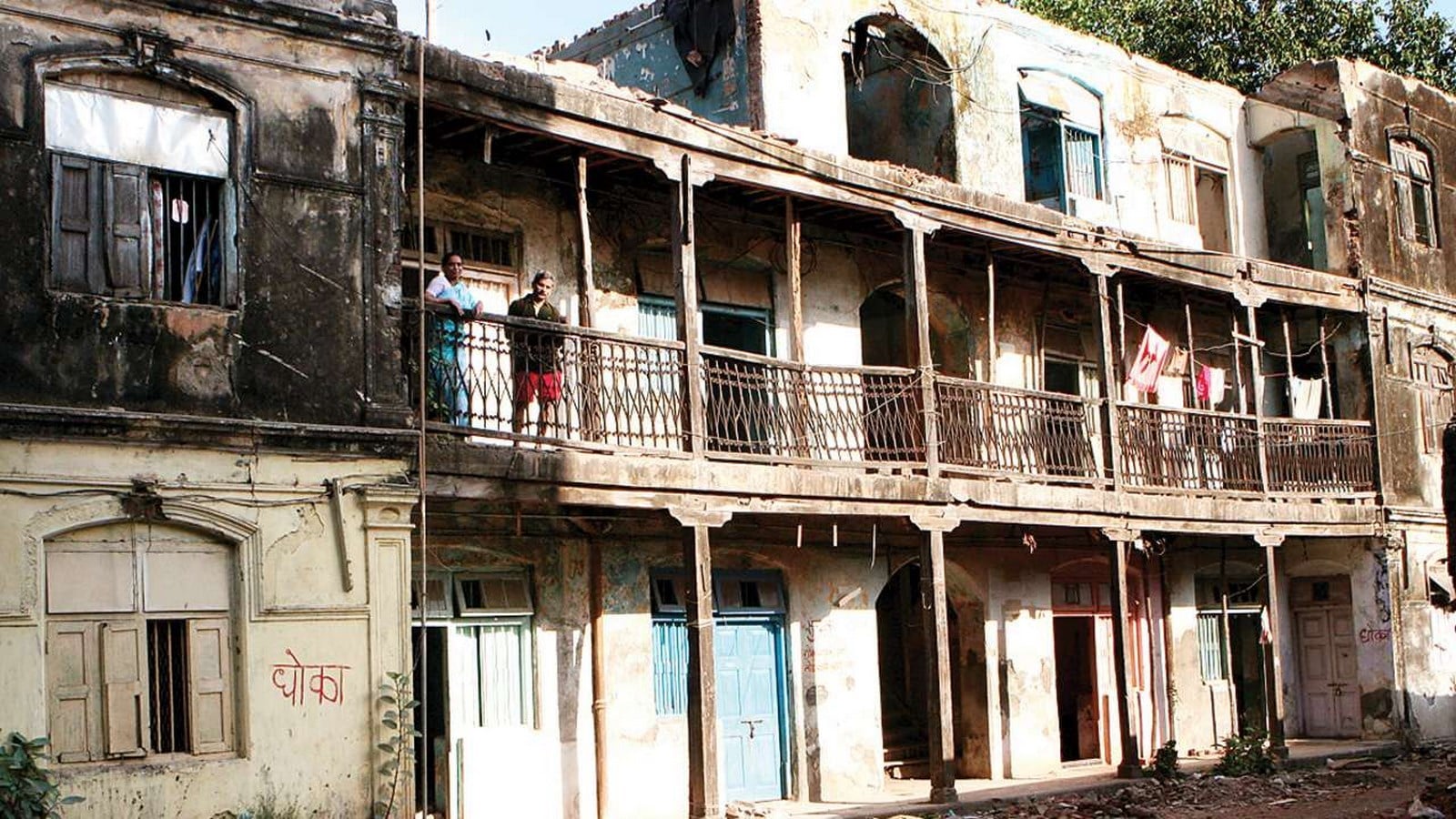 The Old-World Charm of Mumbai’s Chawls - RTF | Rethinking The Future