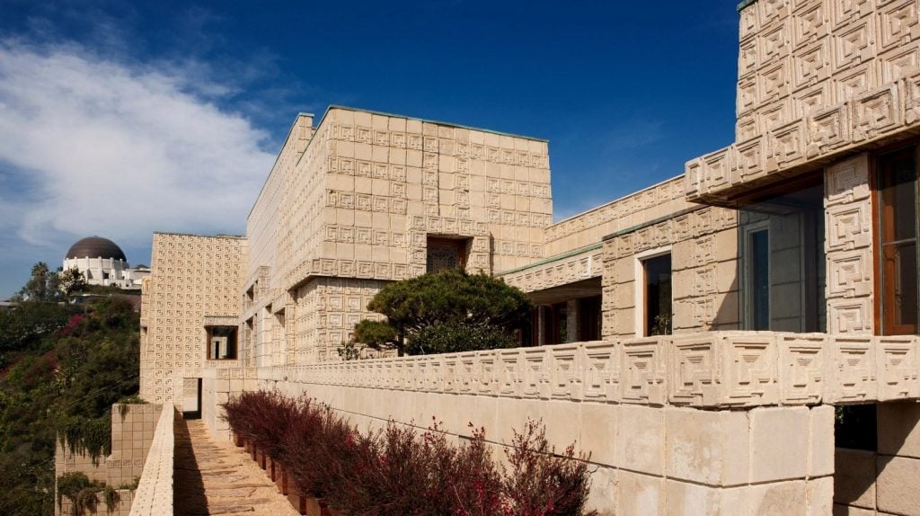 Regionalism As An Approach To Architecture In The 21st Century - RTF ...
