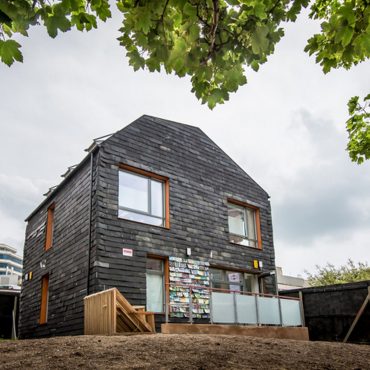 Junk Architecture- Examples of buildings using waste materials for ...