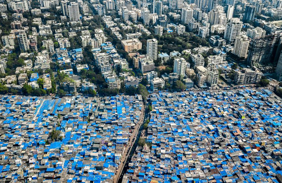 Contrast in the cityscape of Mumbai - RTF | Rethinking The Future