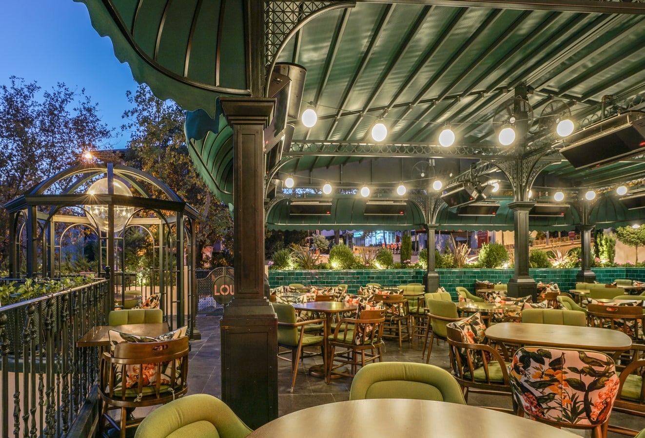 Lou Cafe Bistro by Neowe - RTF | Rethinking The Future