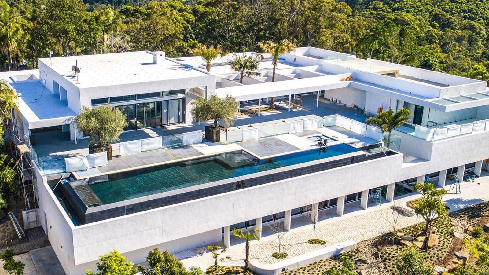 30 beautiful pools in celebrity houses - RTF | Rethinking The Future