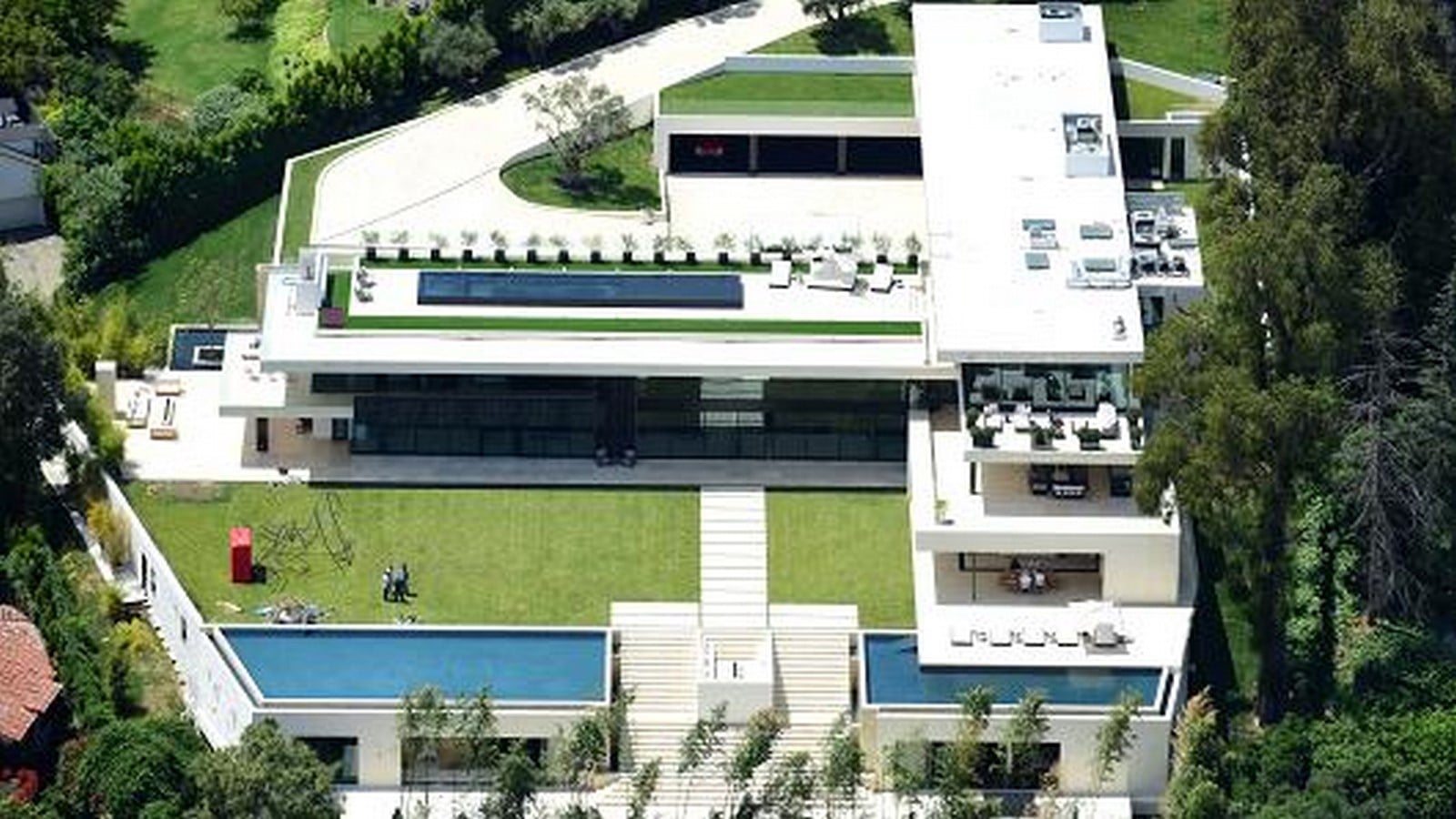 30 beautiful pools in celebrity houses - RTF | Rethinking The Future