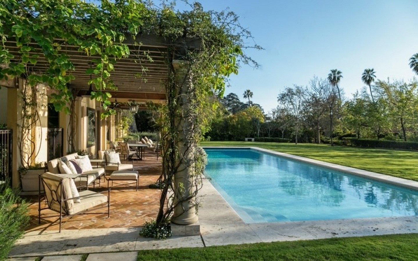 30 beautiful pools in celebrity houses - Page 2 of 3 - RTF | Rethinking ...