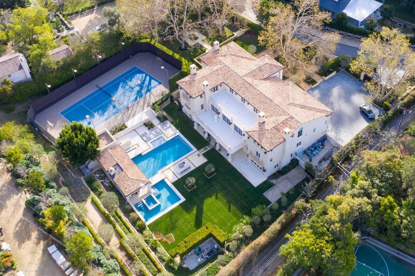 30 beautiful pools in celebrity houses - Page 3 of 3 - RTF | Rethinking ...