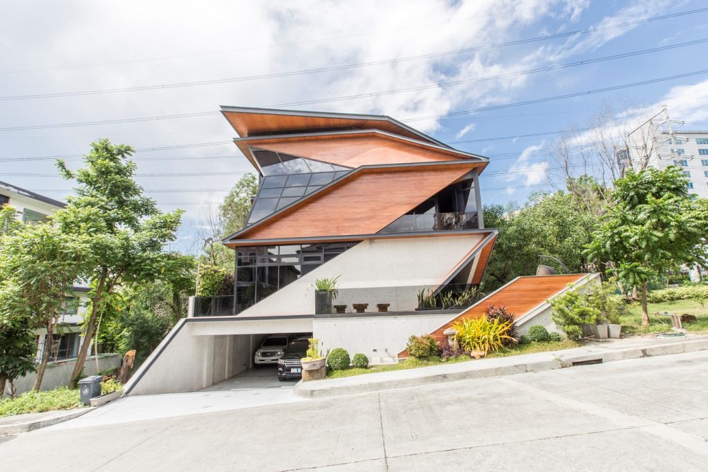The Polygon House by Buensalido+Architects: Polygonal Thinking