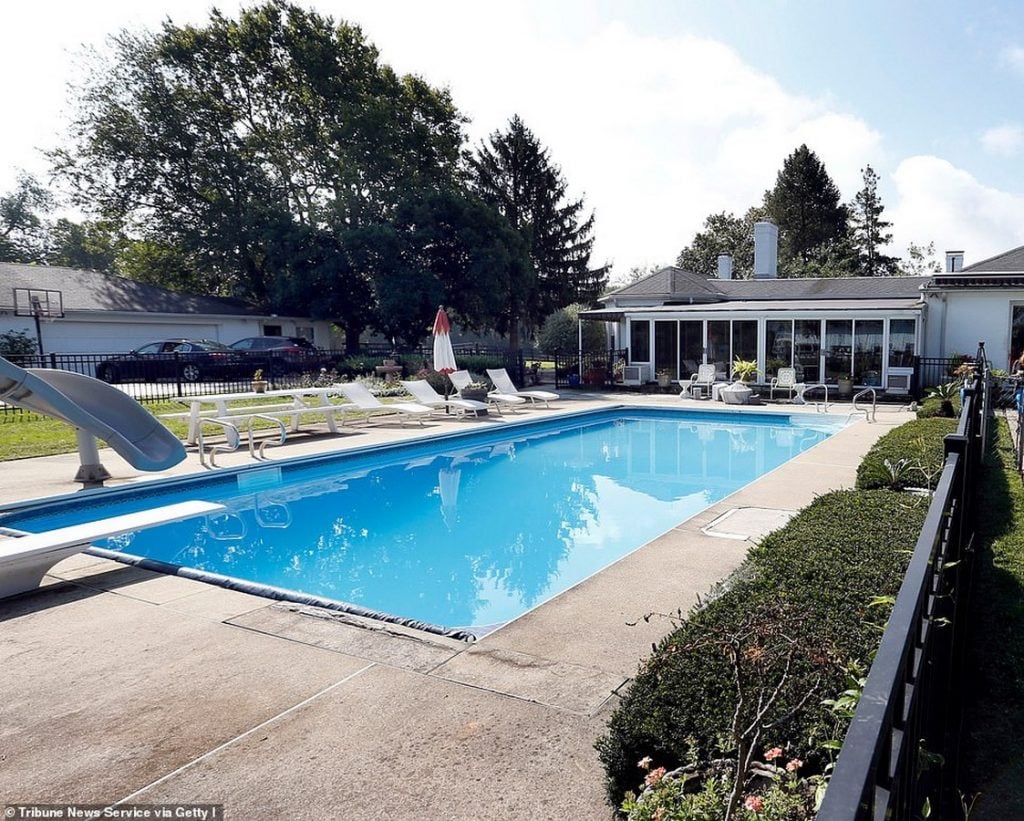 An inside look at all the houses owned by Johnny Depp - RTF