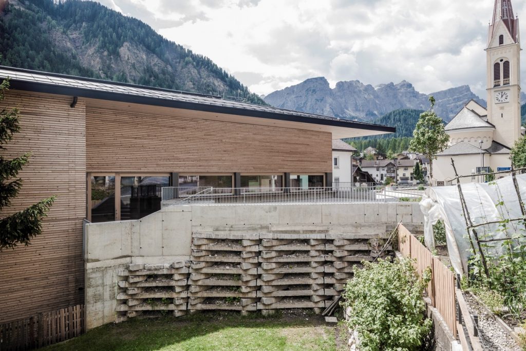 Community Hall By SIRS - RTF | Rethinking The Future