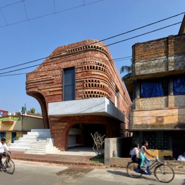 Gallery House By Abin Design Studio - RTF | Rethinking The Future