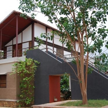 Hunnarshala Foundation: Pioneering Sustainable Architecture of Regional ...