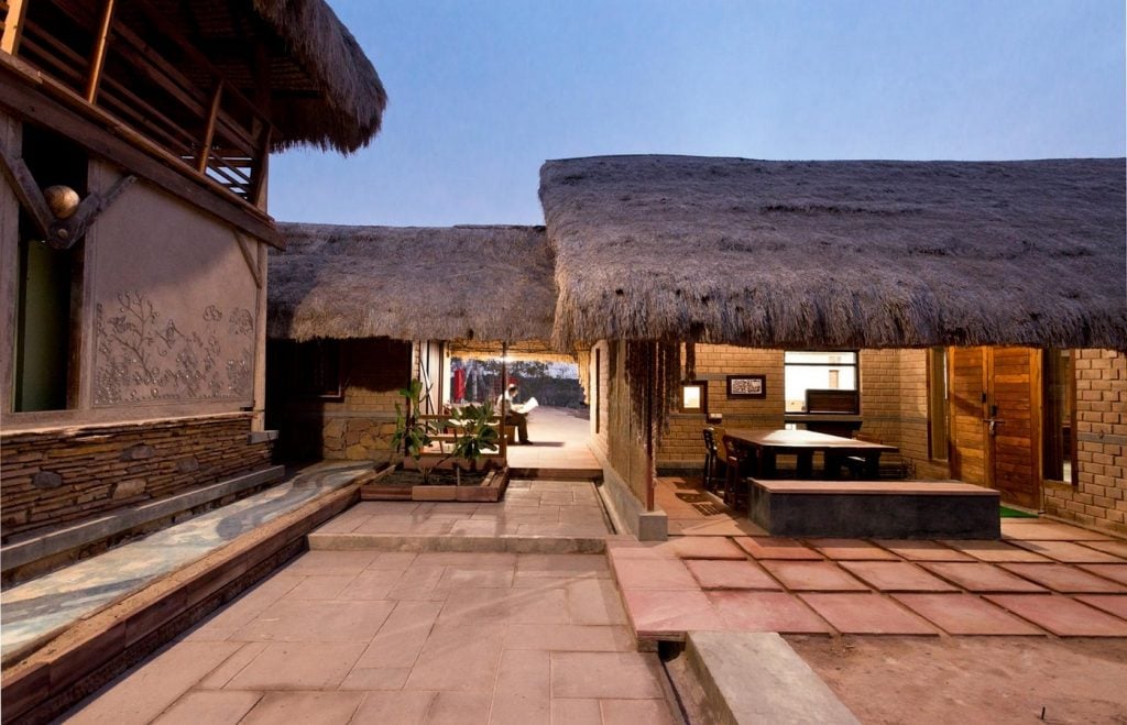 Hunnarshala Foundation: Pioneering Sustainable Architecture of Regional ...