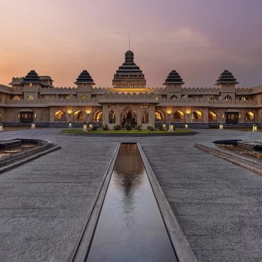 Earthitects- 5 Iconic Projects - RTF | Rethinking The Future