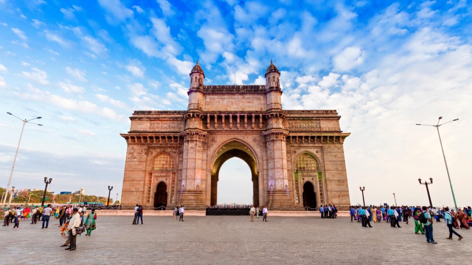 An overview of Indo-Saracenic architecture in India - RTF