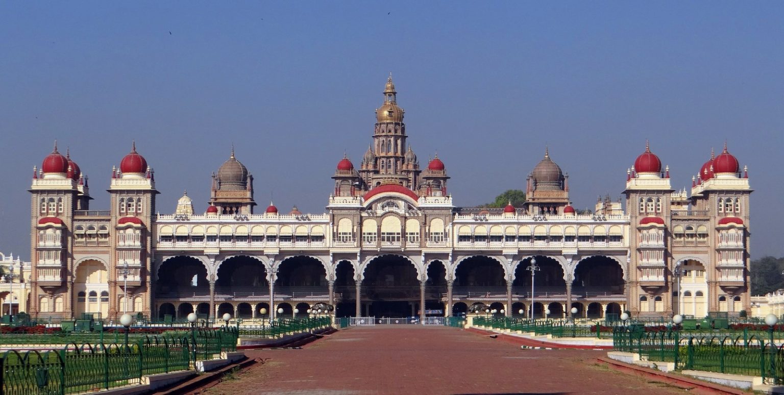 An overview of Indo-Saracenic architecture in India - RTF