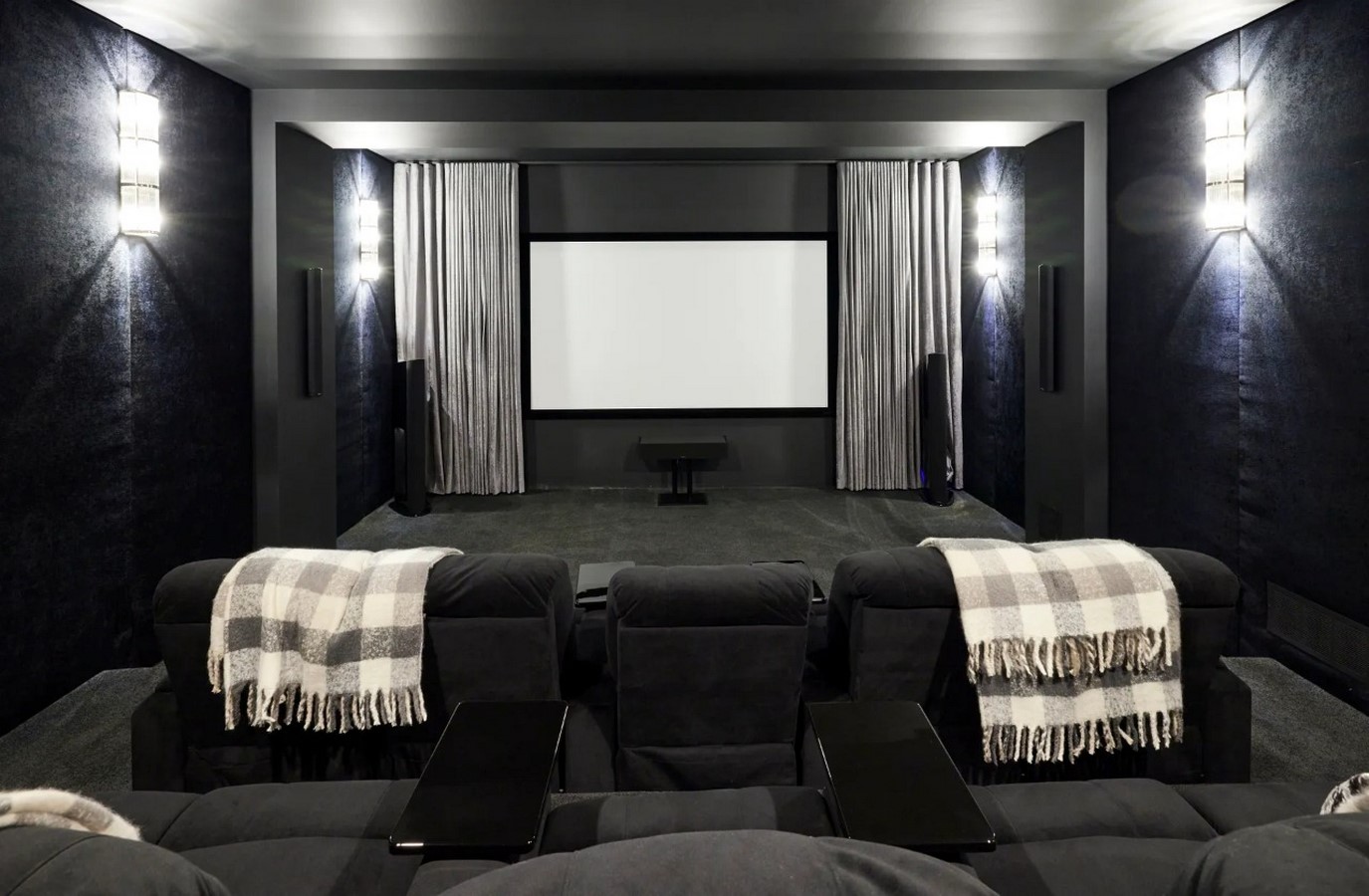 Connor McDavid's House | An inside look at the houses owned by Connor ...