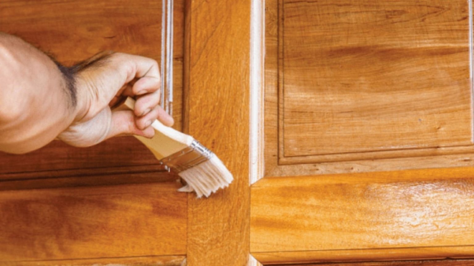 How wood polishing works? - RTF | Rethinking The Future