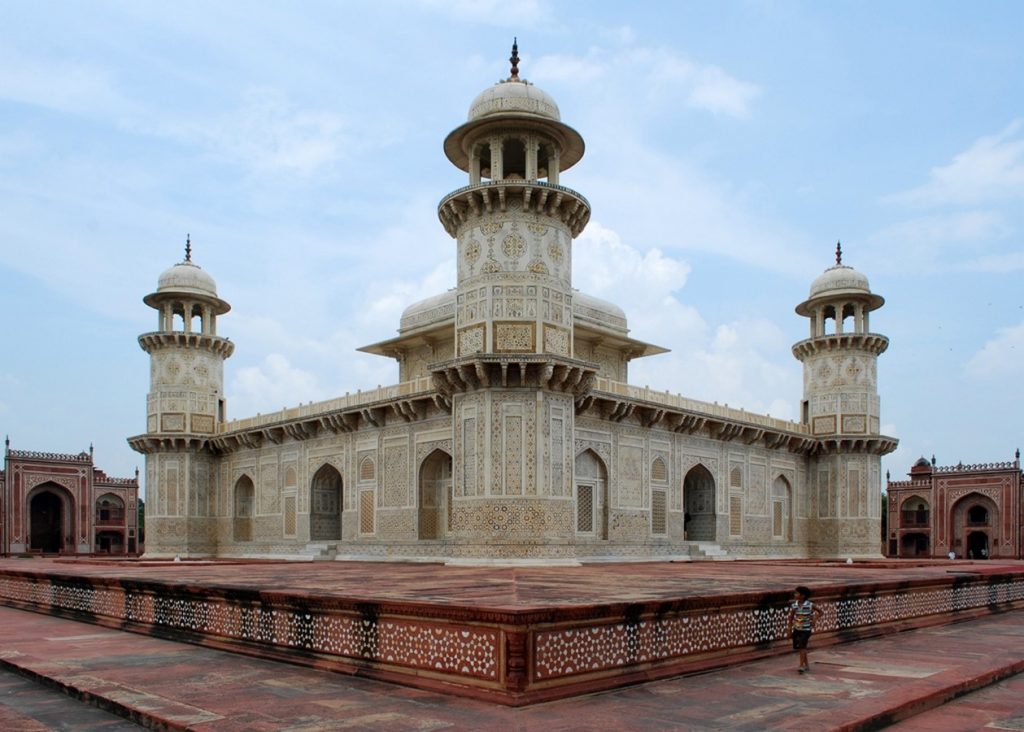15 Places to Visit in Agra for Travelling Architect - RTF