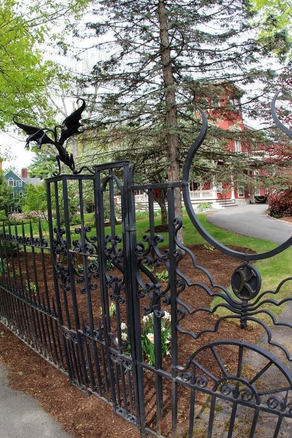 Stephen King House: 10 Facts through Architect's Lens - RTF