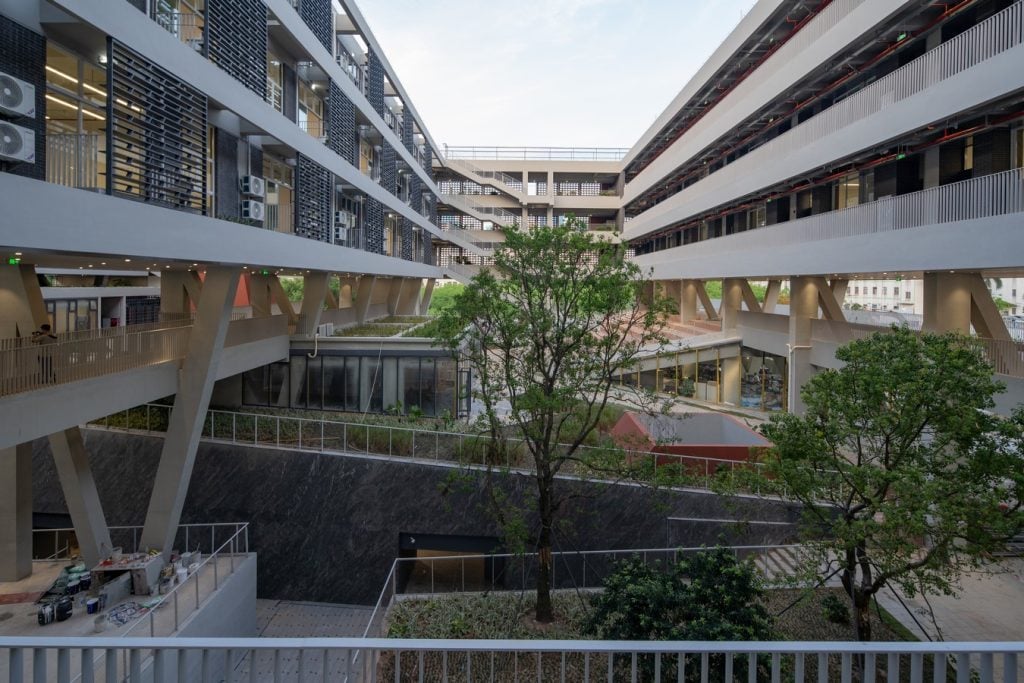 Shenzhen No.15 Highschool by O-office Architects - RTF | Rethinking The ...