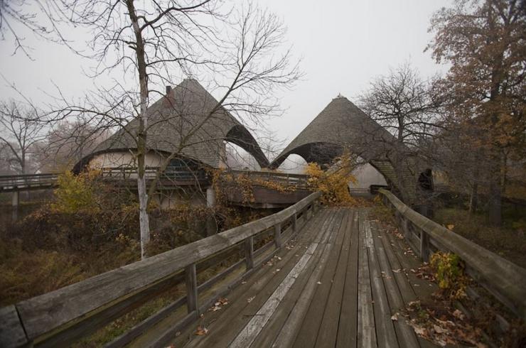 Abandoned Buildings In Detroit: 10 Buildings Every Architect Must See ...