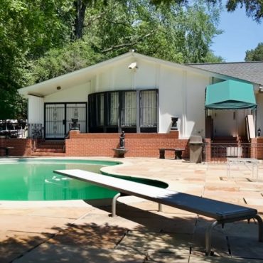 Elvis Presley House: 10 Facts through Architect's Lens - RTF
