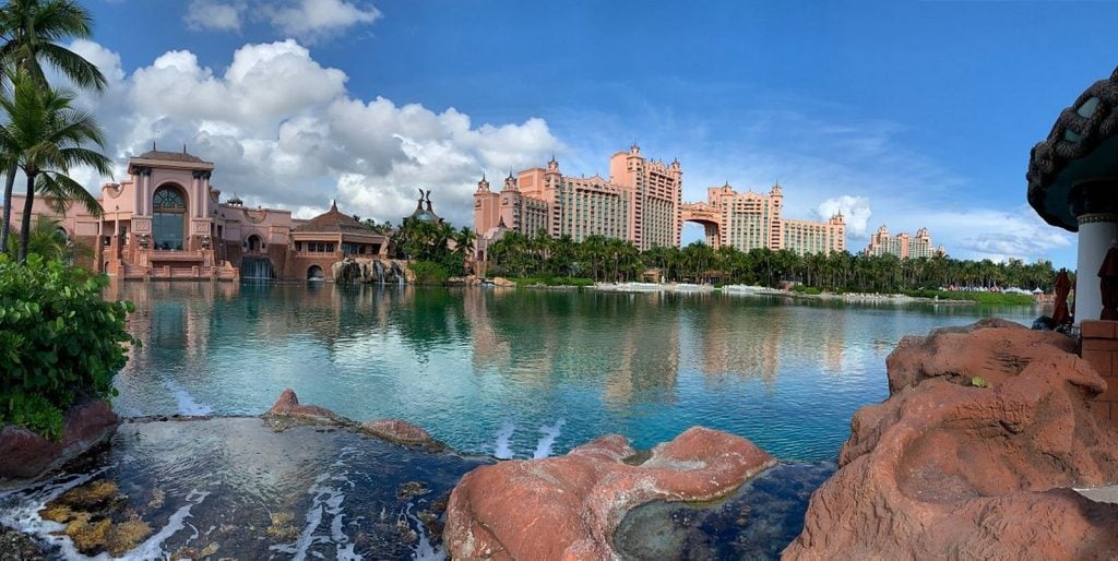 The Atlantis Paradise Island Hotel by HKS - RTF