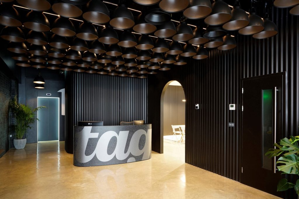 Wave walls at Tag by spacelab - RTF | Rethinking The Future