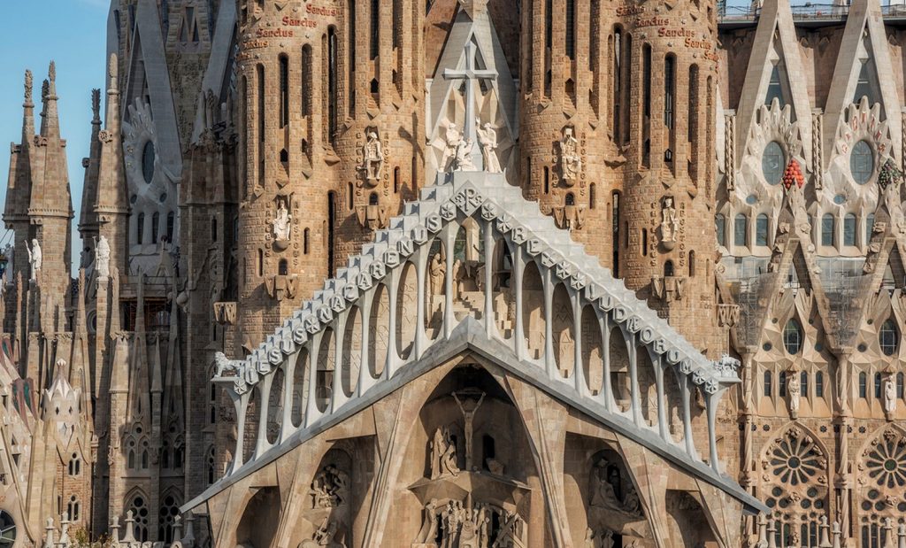 Development of Antoni Gaudí’s Sagrada Familia in Barcelona - RTF