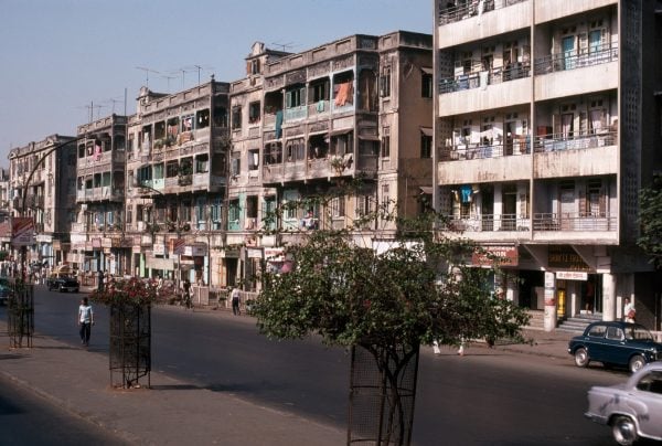 What is the cultural relevance of the chaotic architecture of Chawls ...