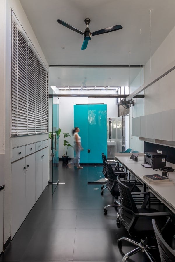 A space in new light by Ronak Dodecha Architects - RTF | Rethinking The ...