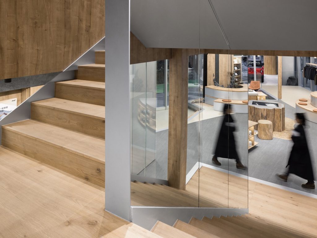 The First Jeep Flagship Center- Jeep Adventure by INGROUP - RTF ...