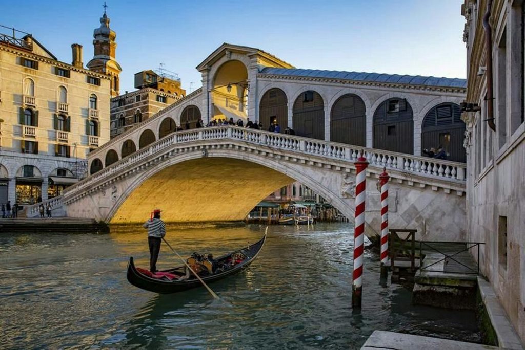 The Role of Iconic Bridges in Tourism - RTF | Rethinking The Future