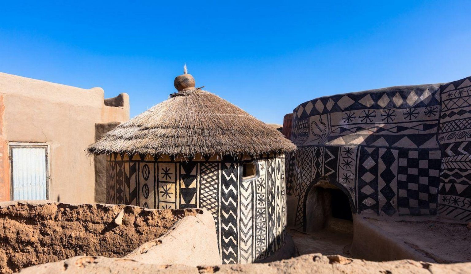 Urbanization and Traditional Architecture - RTF | Rethinking The Future
