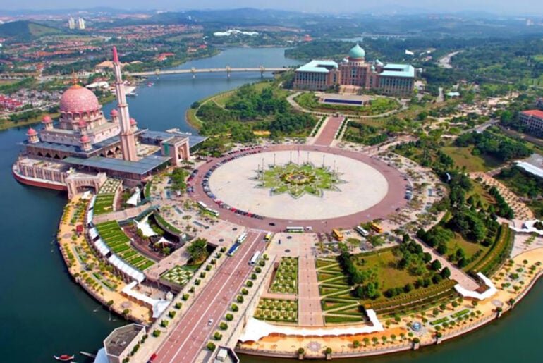 Putrajaya Roundabout, Malaysia: A Confluence of Architecture, Urban ...