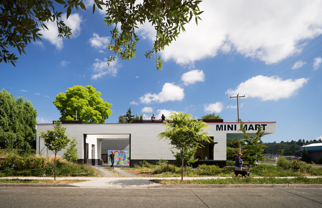 Mini Mart City Park by GO'C - RTF | Rethinking The Future