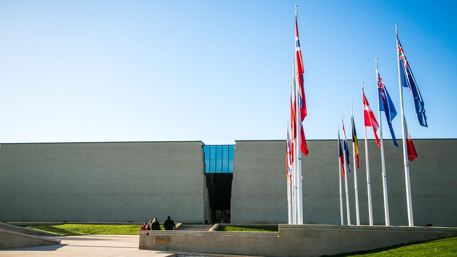 From Battlefield to Memorial: The Architecture of War Monuments - RTF ...