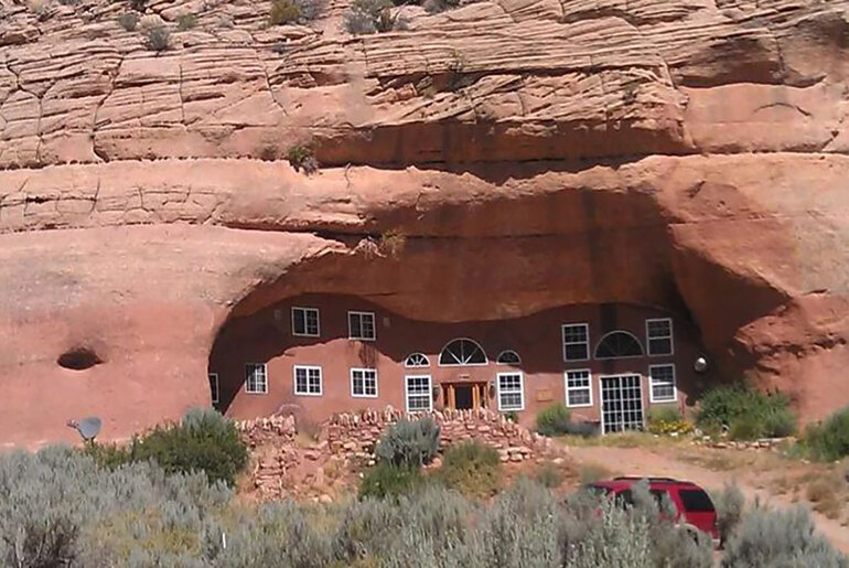 Unveiling the Enigmatic Appeal of Cave Houses in Residential Design ...