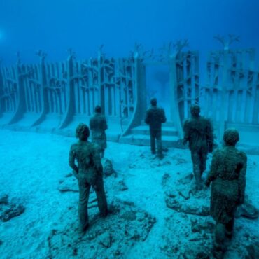 Jason deCaires Talyor: The Sculptor shaping Underwater Museums and Art ...