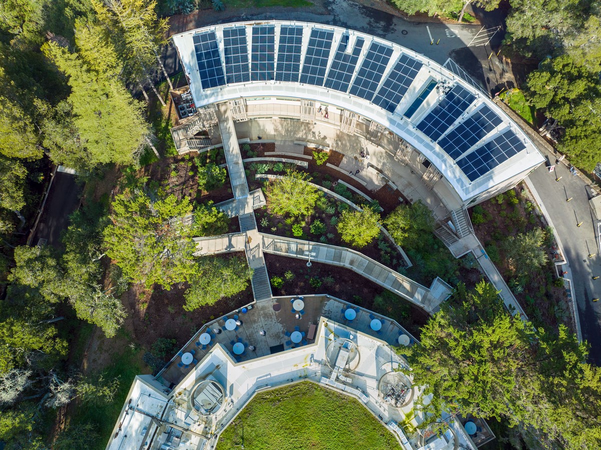 Science and Environmental Center at the Nueva School by Leddy Maytum ...