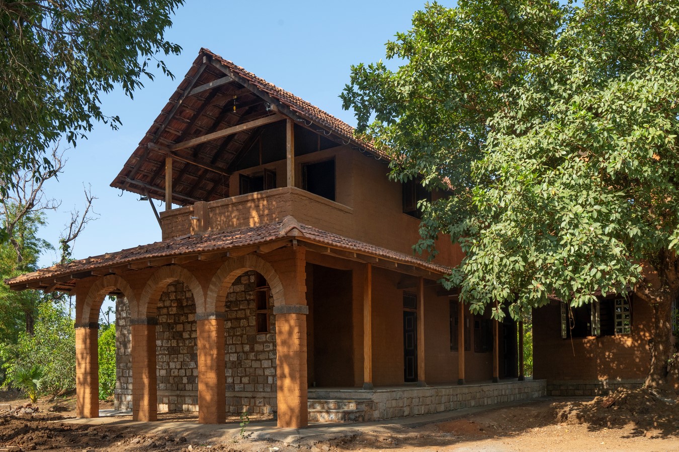 House of Reclaimed Gold by Out Of The Box Eco Architects - RTF ...