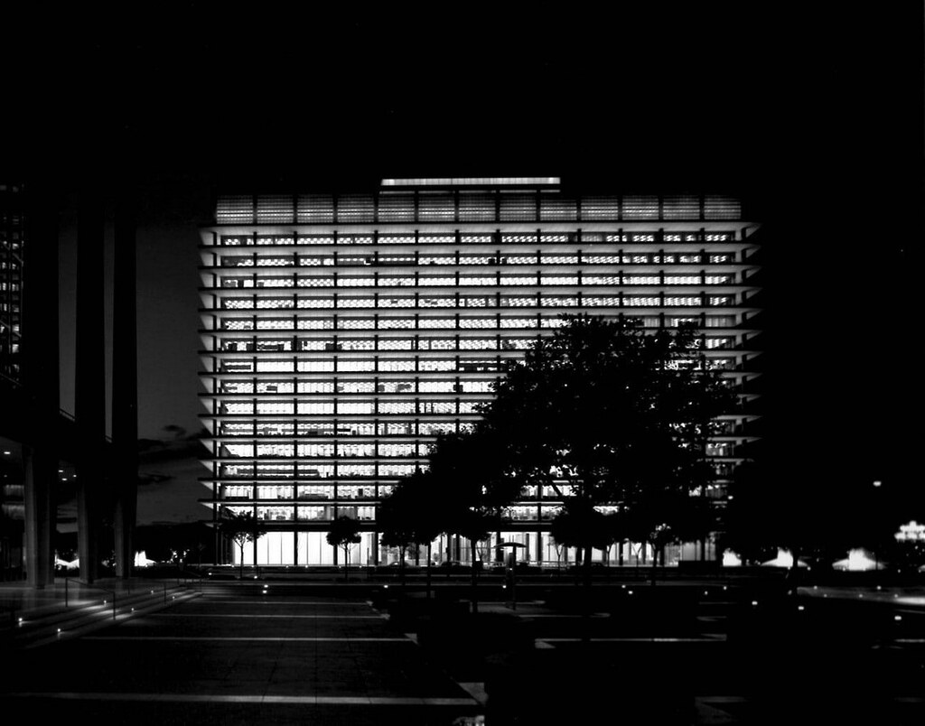 The Architect's Eye vs. The Photographer's Lens: Unveiling the Hidden ...