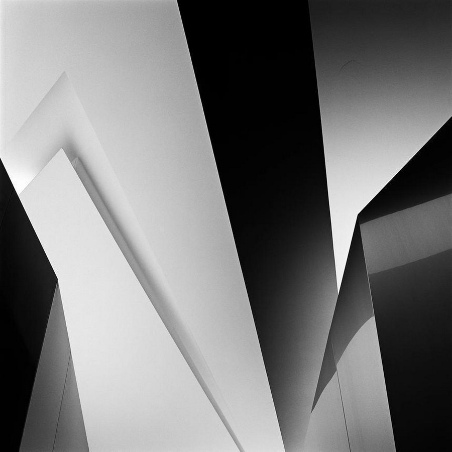 The Architect's Eye vs. The Photographer's Lens: Unveiling the Hidden ...