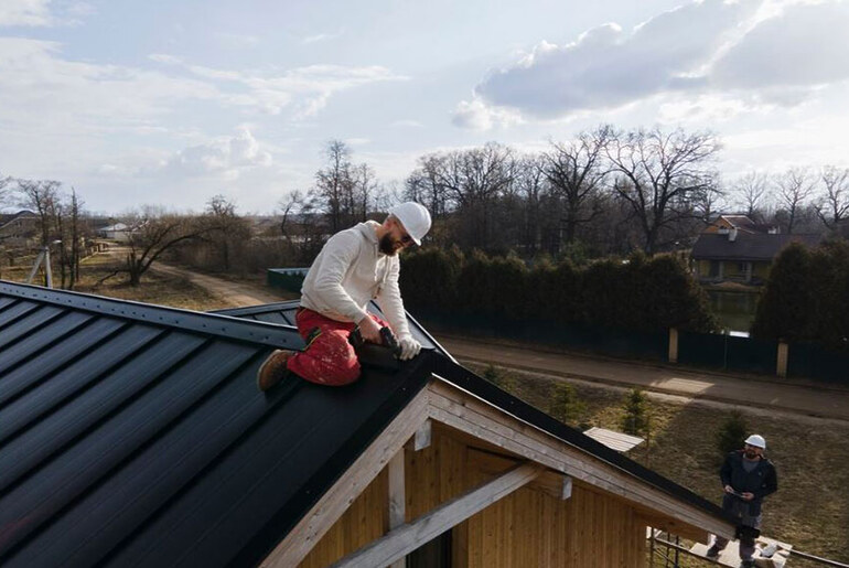 A Step-by-Step Guide to Professional Roof Installation - RTF ...